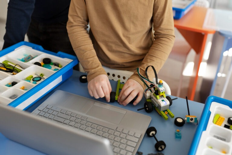 MakeCode Arcade: Amazing 5 Game Programming for Students K-12